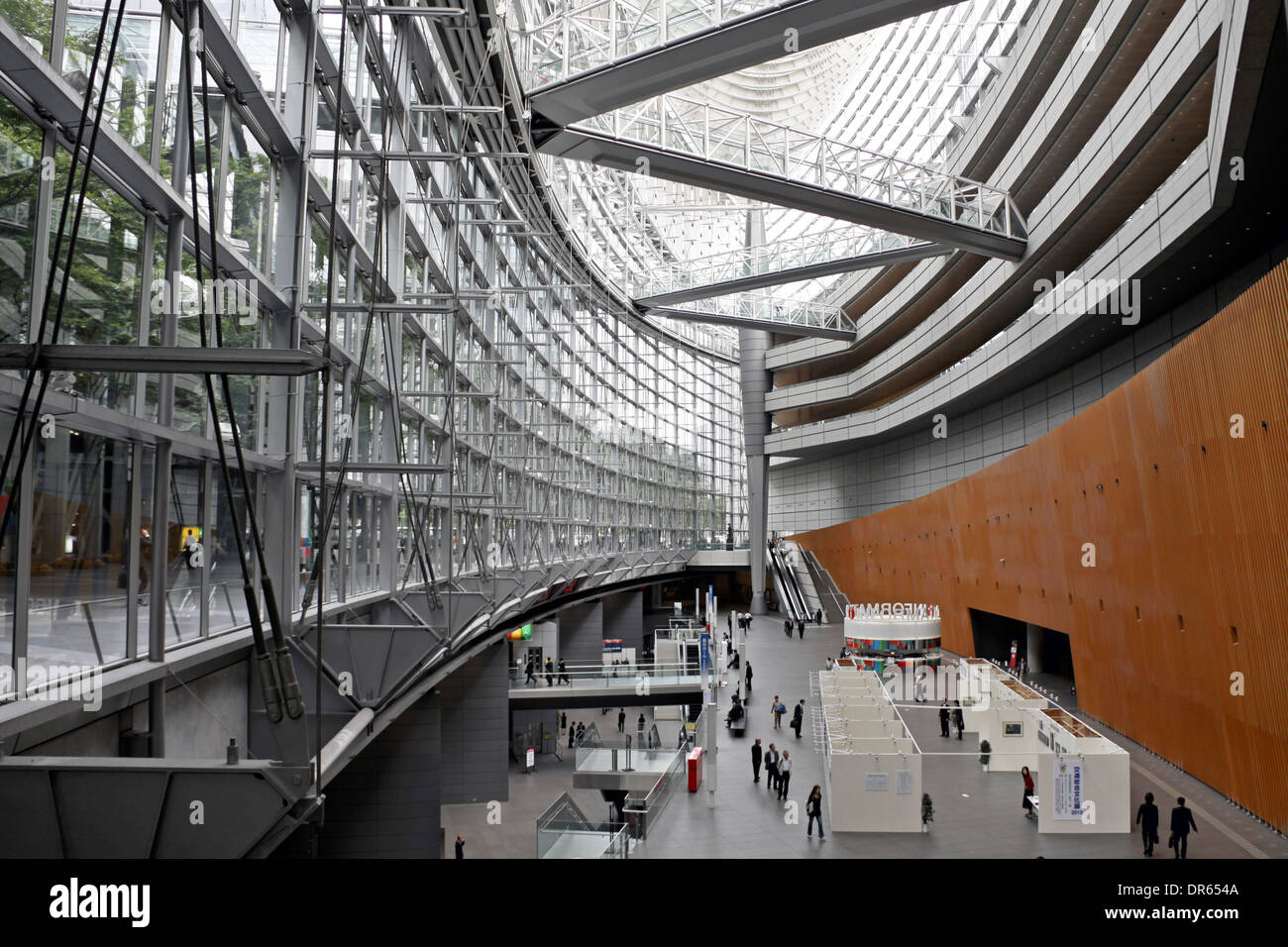 Tokyo International Forum Hall A: Tokyo International Forum – VROM
