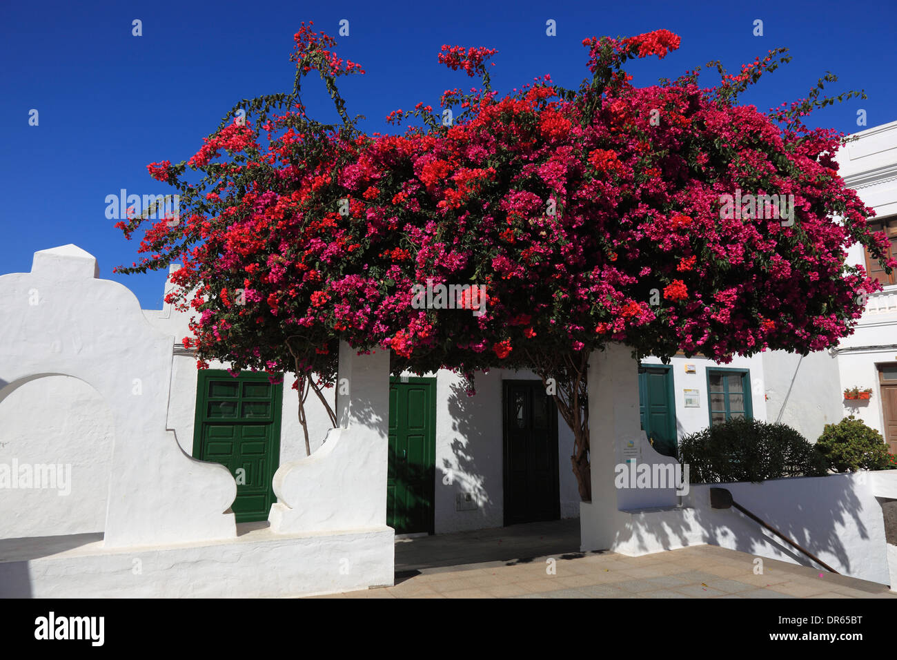 Bougainville volcano photograph hi-res stock photography and images - Alamy