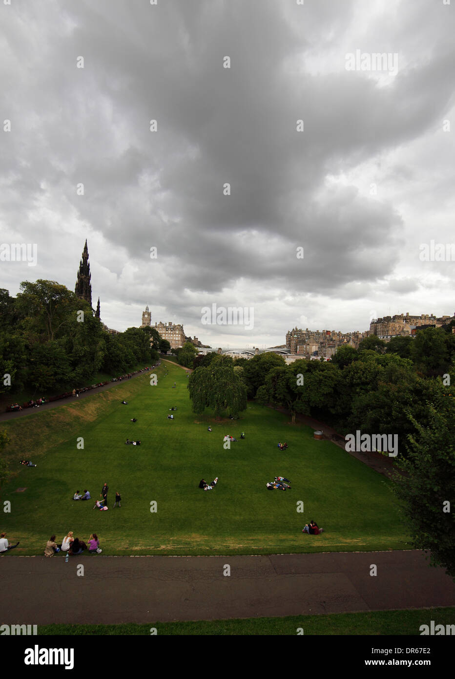 Scotsman steps edinburgh hi-res stock photography and images - Alamy
