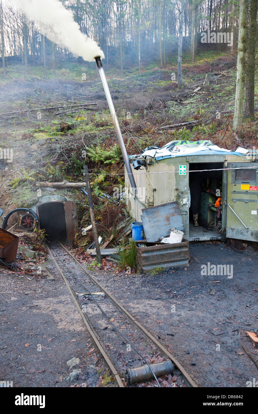 Coal mining shaft uk hi-res stock photography and images - Alamy