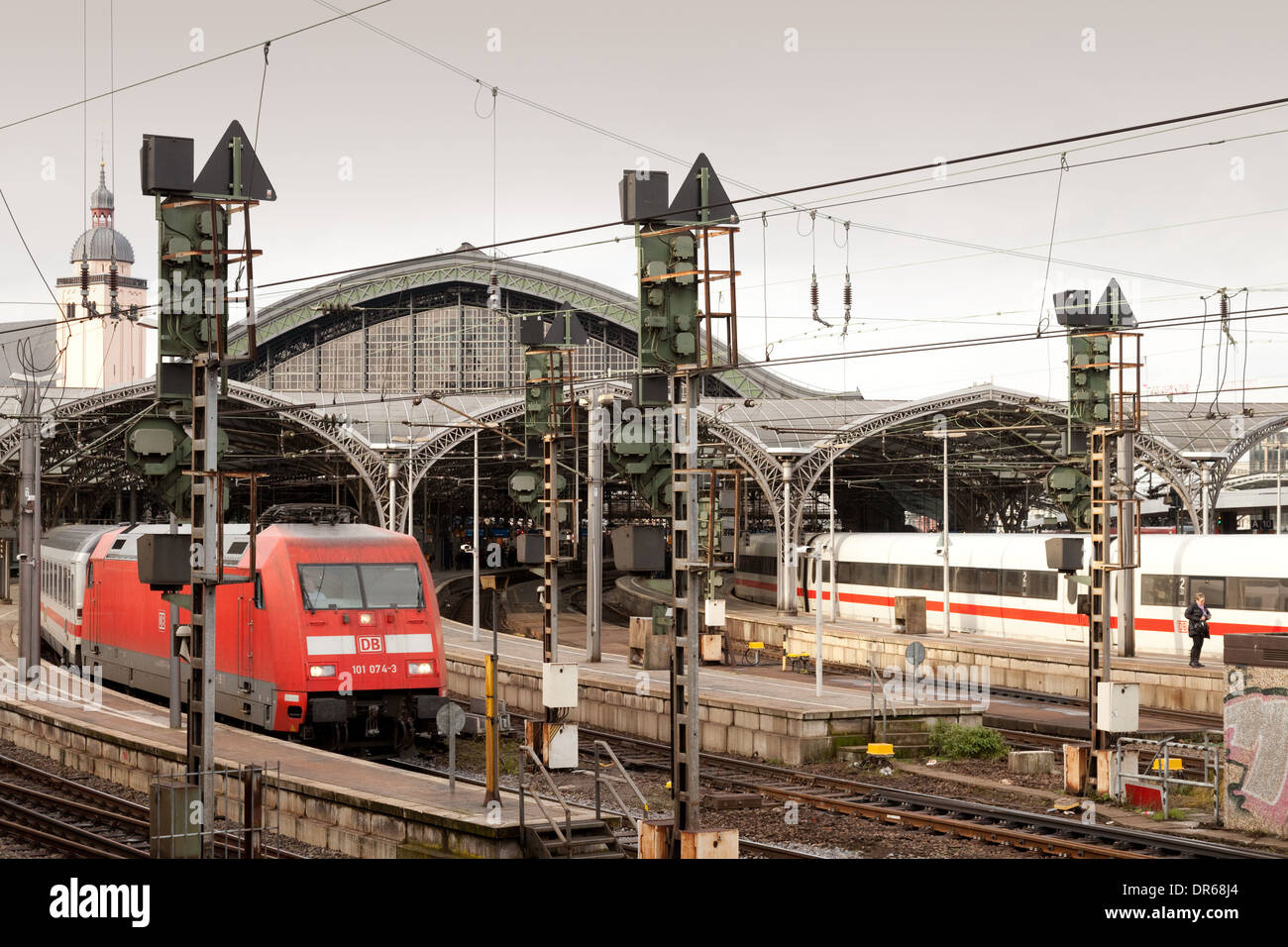 Koln train station hi-res stock photography and images - Alamy