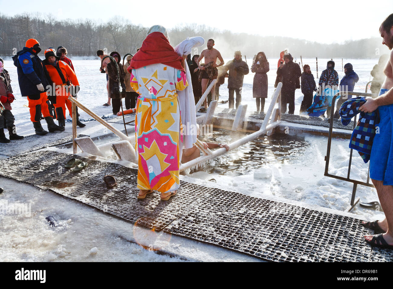 Russian ice bathing hi-res stock photography and images - Alamy