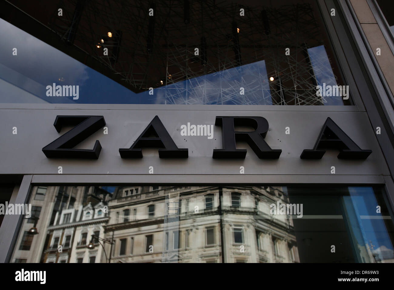 Zara store at Oxford street in London Britain 14 March. Zara owner ...