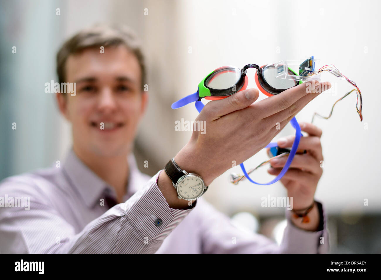 Interactive global communications hi-res stock photography and images ...