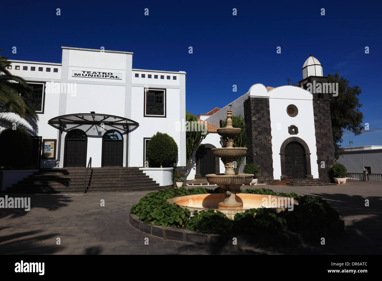 The center and the church Iglesia de San Martin, San Bartolome ...