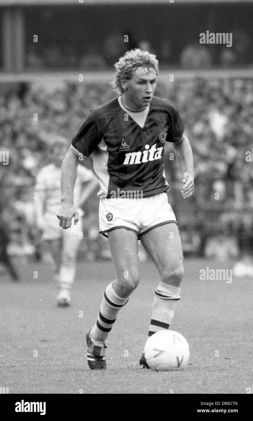 Paul birch footballer aston villa hi-res stock photography and images ...