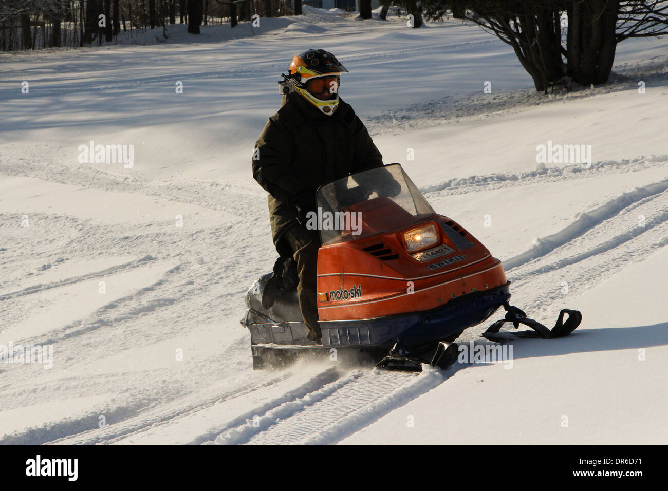 Vintage old snowmobile retro hi-res stock photography and images - Alamy
