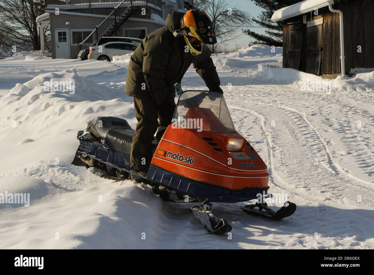 Vintage old snowmobile retro hi-res stock photography and images - Alamy