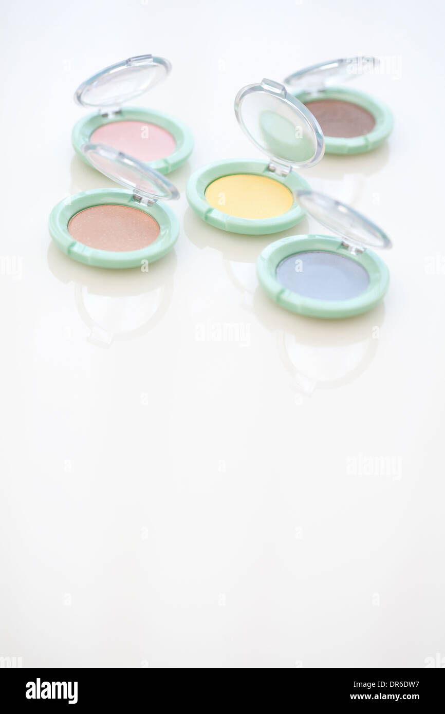 Cheek powder hi-res stock photography and images - Alamy