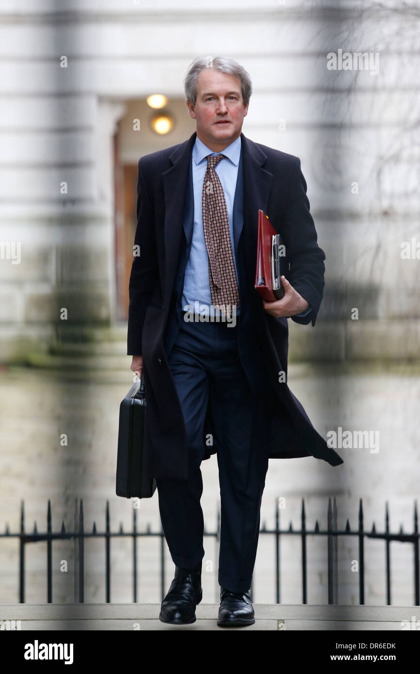 10 downing street cabinet hi-res stock photography and images - Alamy