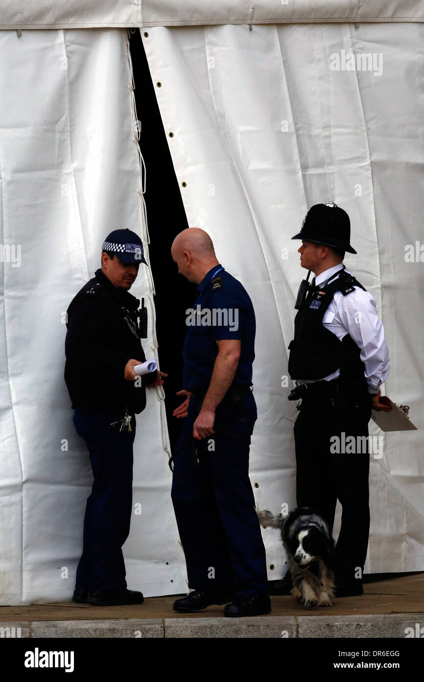 Dog funeral hi-res stock photography and images - Alamy