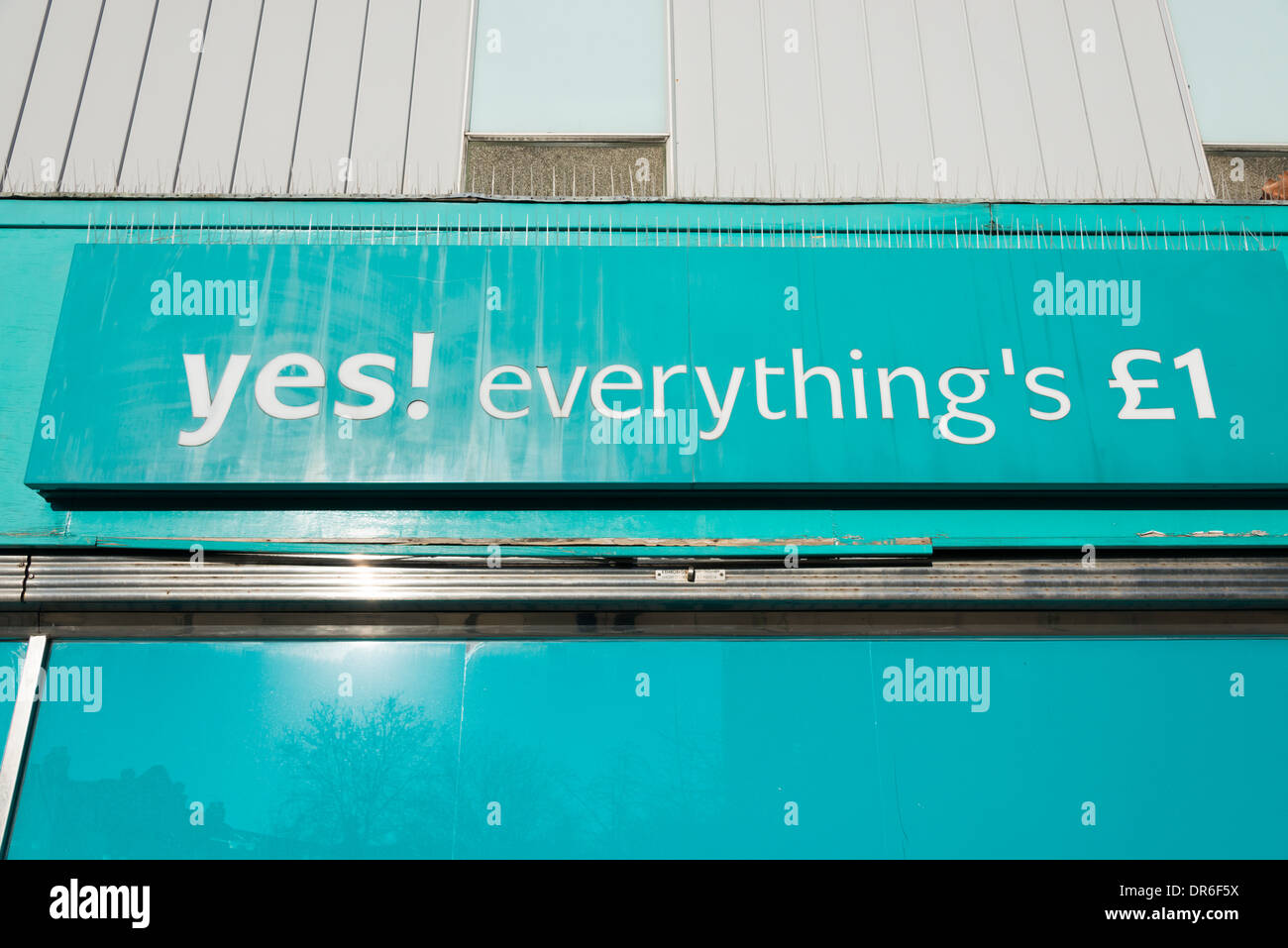 Poundshop hi-res stock photography and images - Alamy