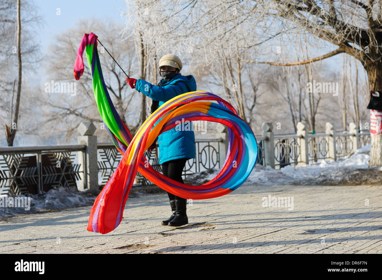 Chinese dance, ribbon hi-res stock photography and images - Alamy