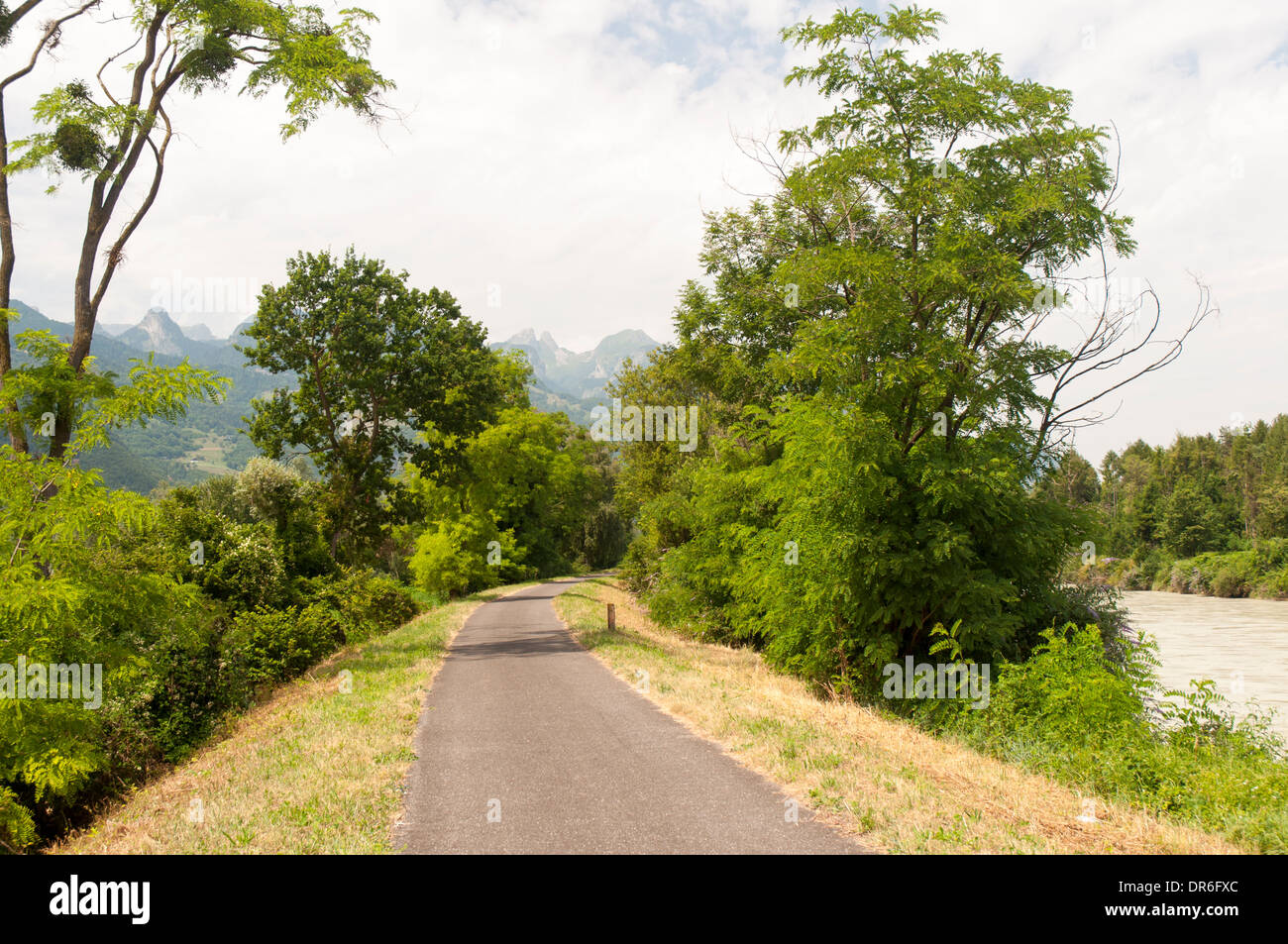 Cycle path in nature hi-res stock photography and images - Alamy