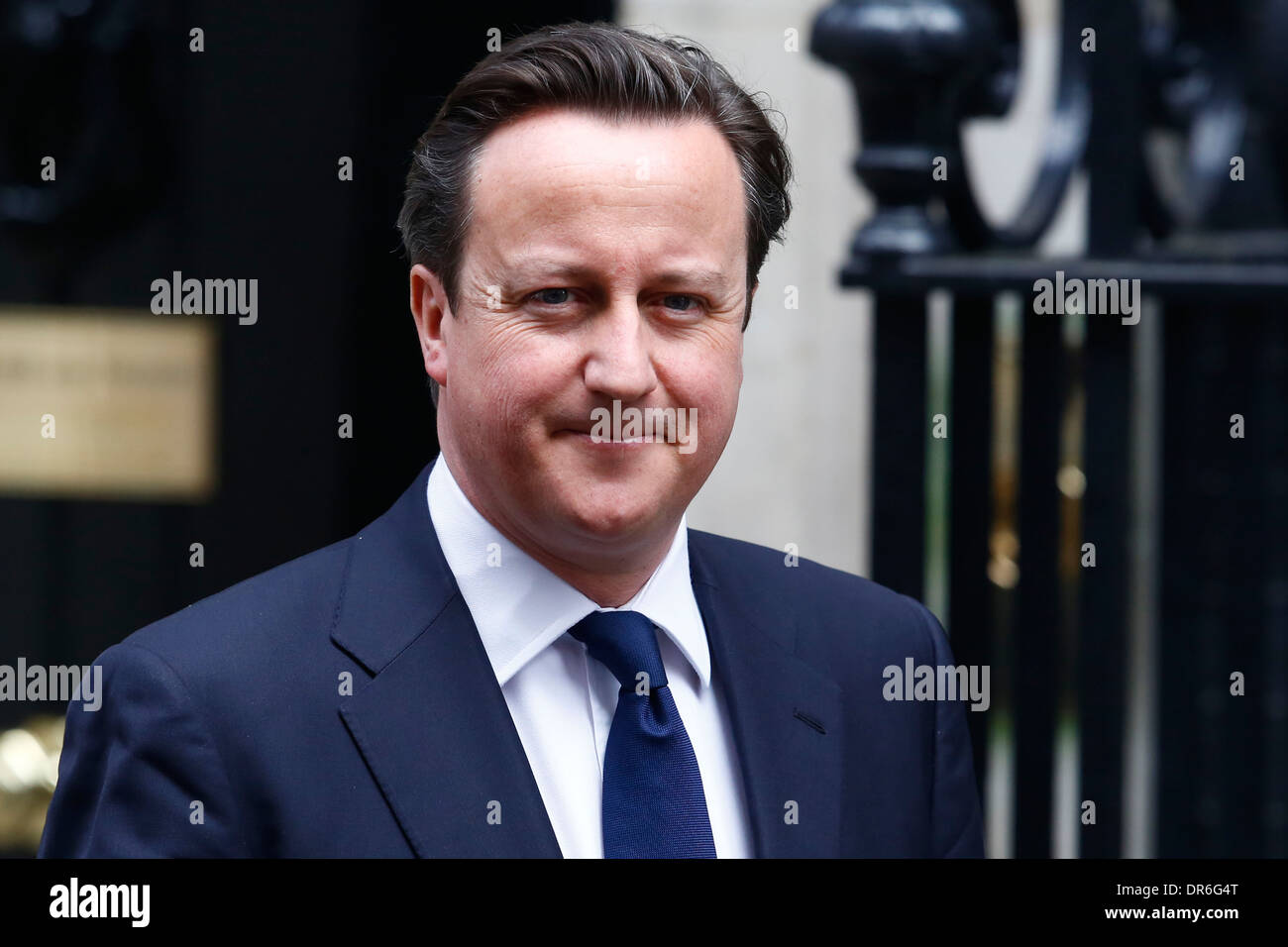 Prime Minister David Cameron leaves Downing Street Stock Photo - Alamy