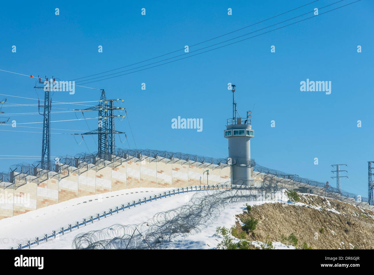 Israel military checkpoint hi-res stock photography and images - Alamy