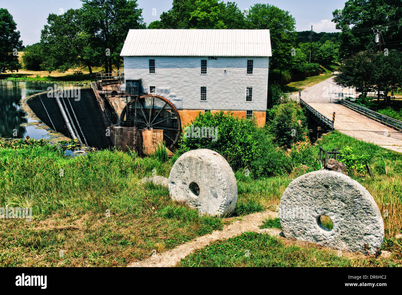 North carolina water wheel mill hi-res stock photography and images - Alamy
