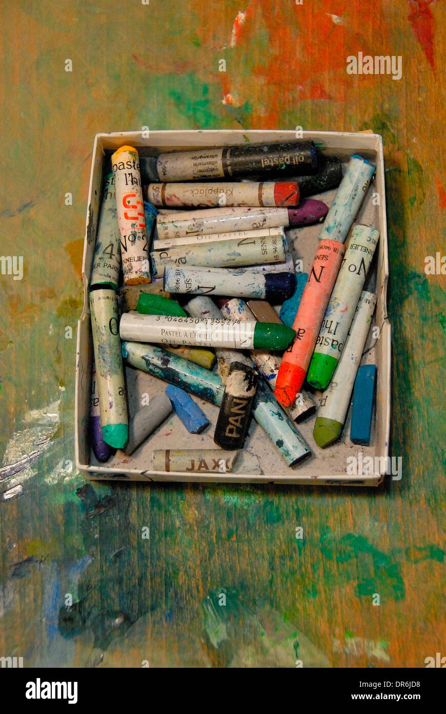 Used crayons hi-res stock photography and images - Alamy