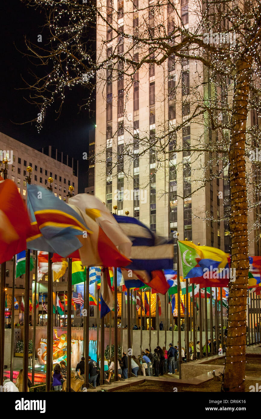 American flags rockefeller center manhattan hi-res stock photography ...