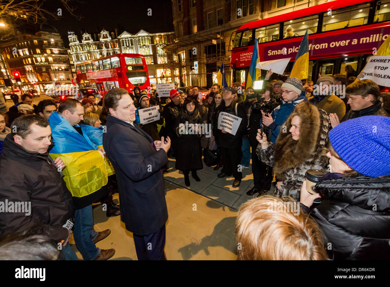 Ukrainian Euromaidan protest in Knightsbridge, London Stock Photo - Alamy