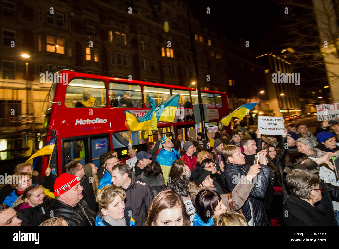 Ukrainian Euromaidan protest in Knightsbridge, London Stock Photo - Alamy