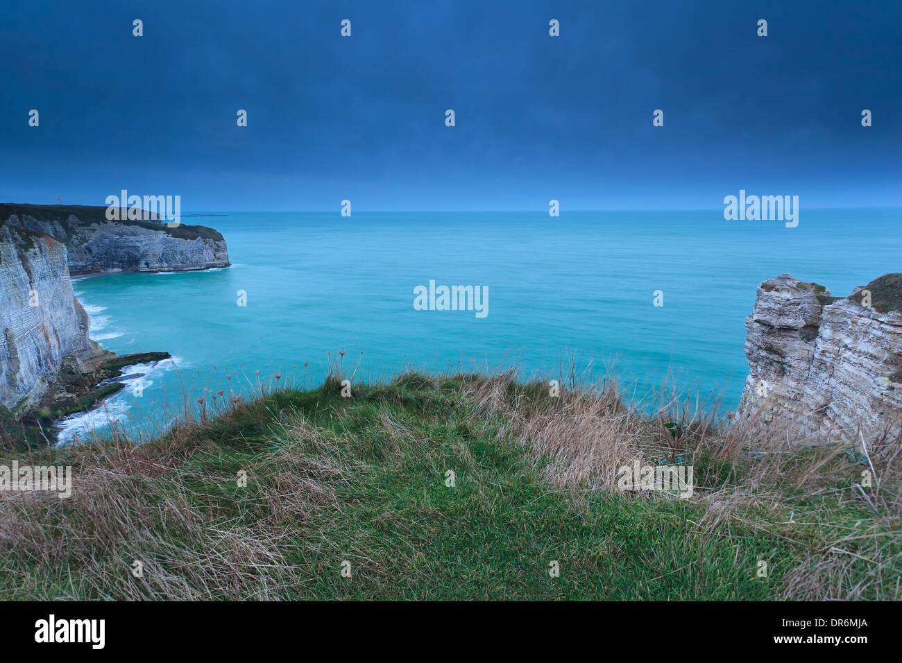 Cliffs in ocean dusk hi-res stock photography and images - Alamy