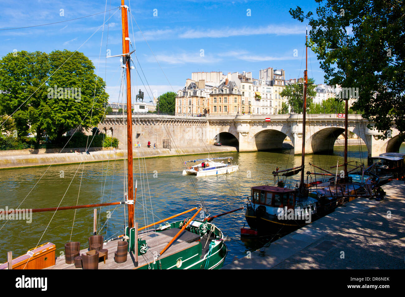 Pont neuf bridge seine river hi-res stock photography and images - Alamy