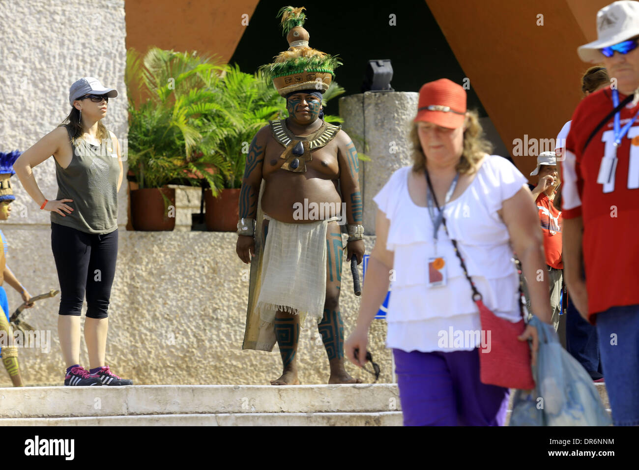 Mayan descendants hi-res stock photography and images - Alamy