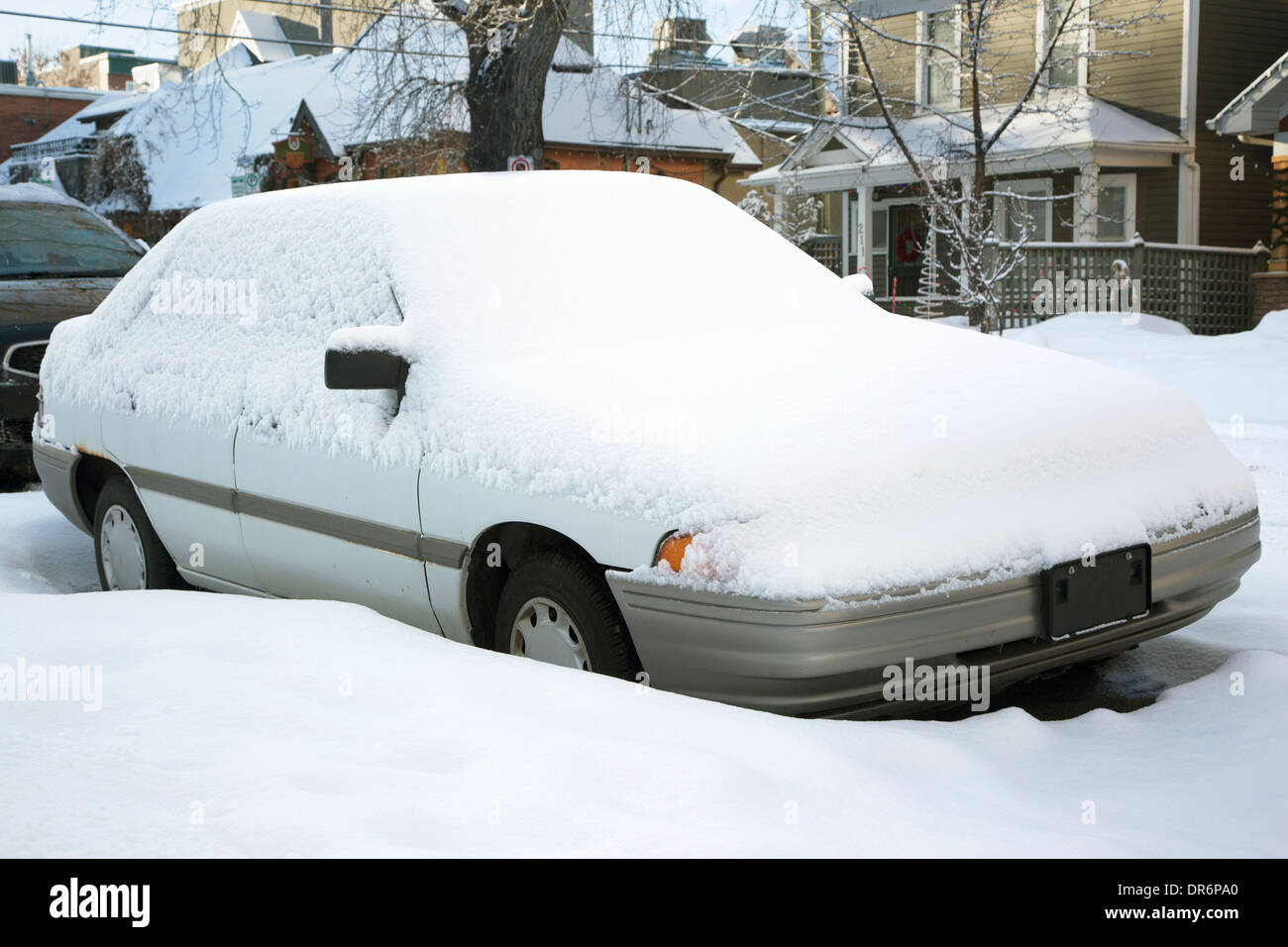 Continental street scene hi-res stock photography and images - Alamy