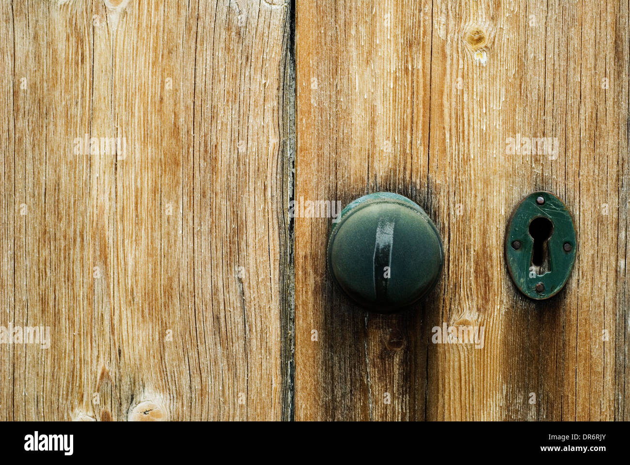 Close up of an old textured wooden door with knob and keyhole Stock ...