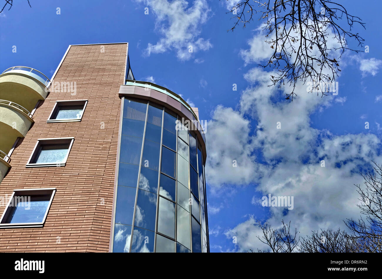 Modern city building large hi-res stock photography and images - Alamy