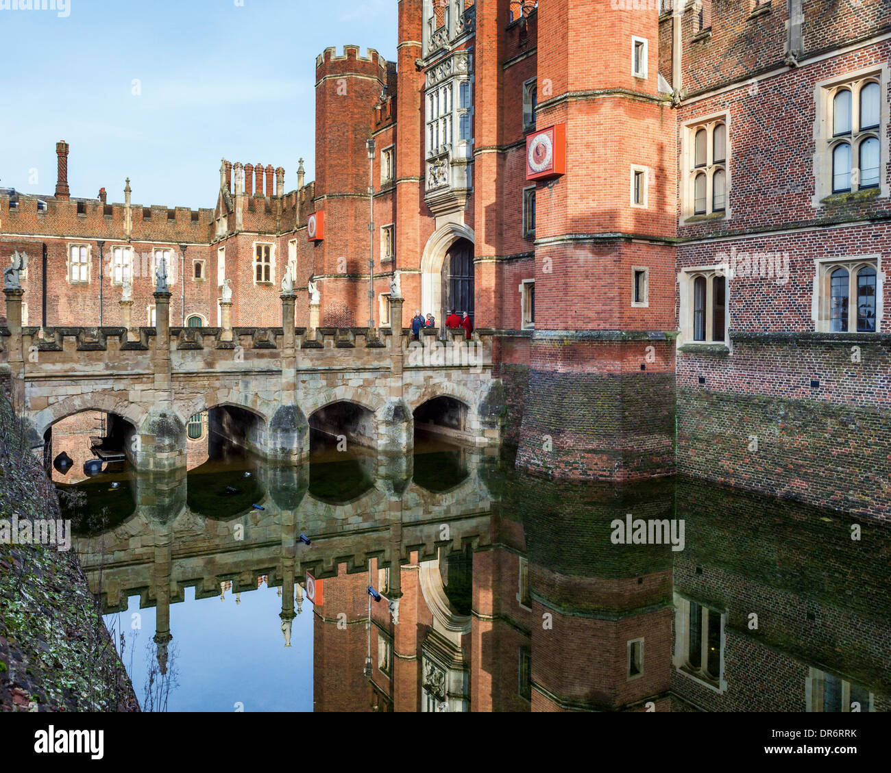 Hampton court palace moat bridge hi-res stock photography and images ...