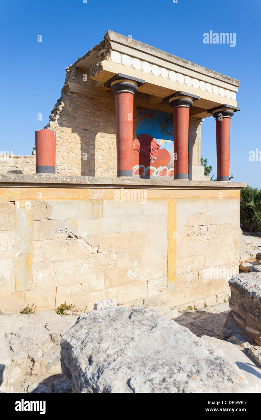 Restoration of knossos hi-res stock photography and images - Alamy