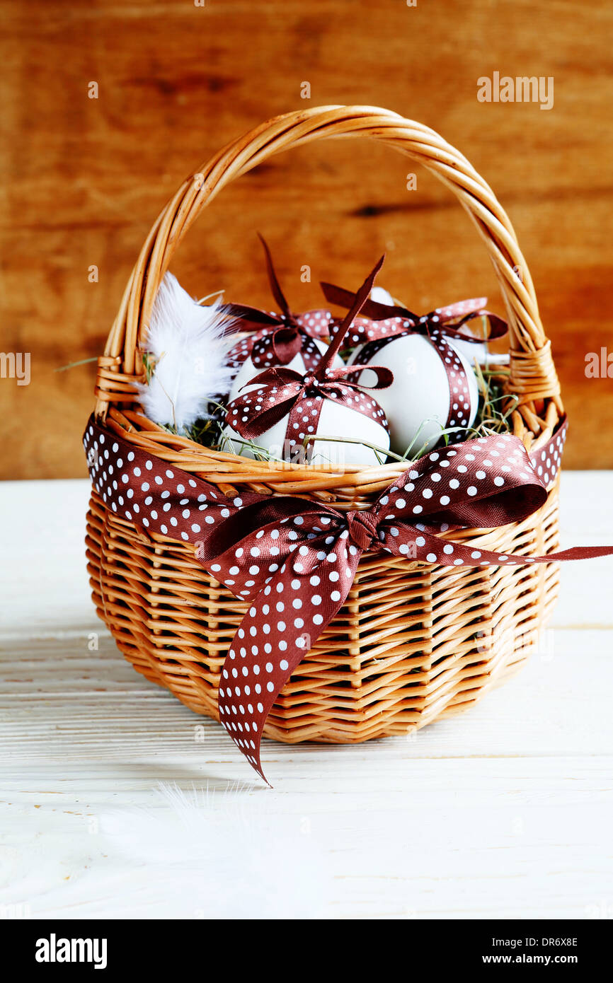 Easter food baskets hi-res stock photography and images - Alamy