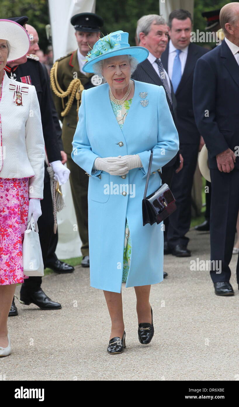 Britain's Queen Elizabeth II visits Henley-On-Thames in Oxfordshire ...