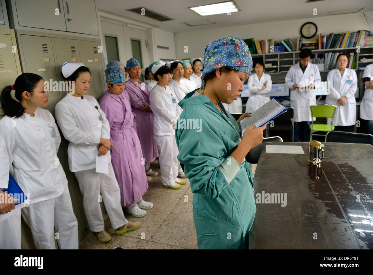 Daily shift hi-res stock photography and images - Alamy