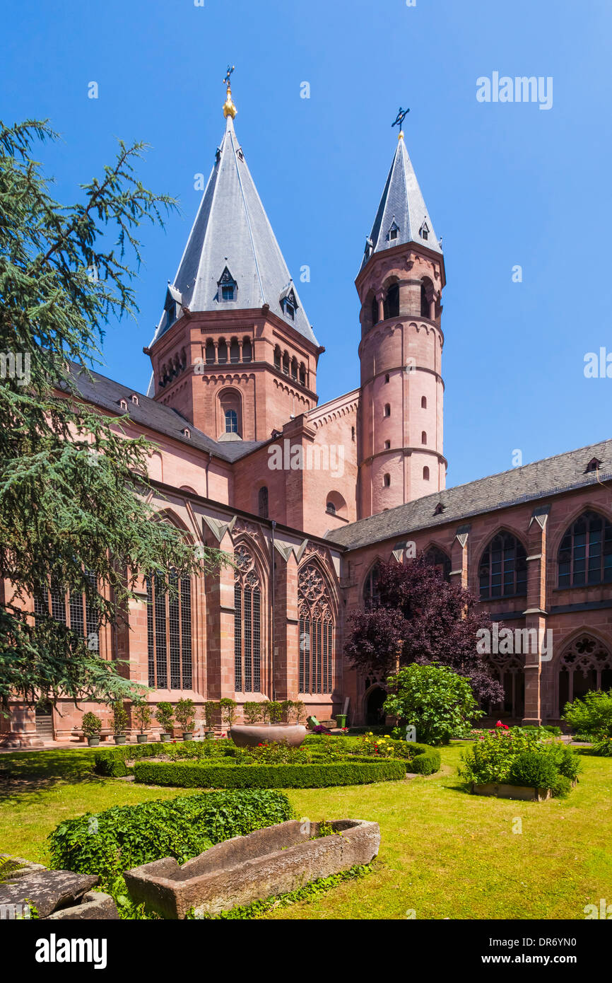 Germany, Mainz, cloister of Mainz cathedral Stock Photo - Alamy