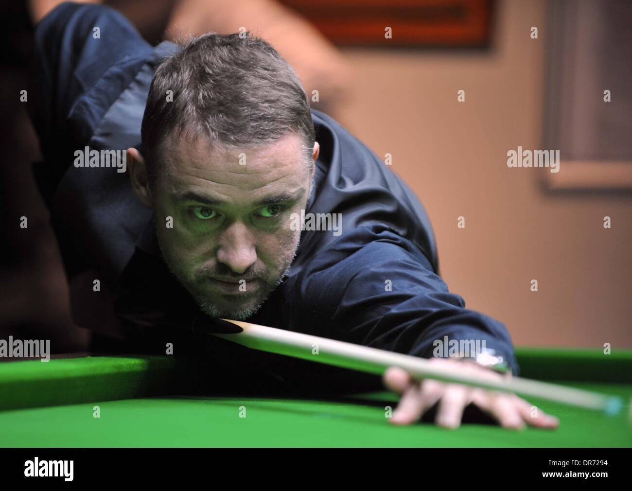 Stephen Hendry, Former World Snooker Champion playing a demonstration ...