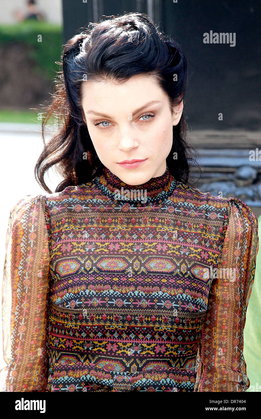 Jessica Stam Paris Fashion Week Fall / Winter 2013 - Valentino ...