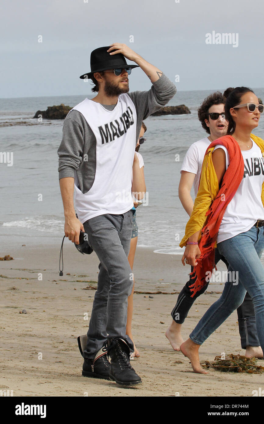 Jared Leto and friends walk on the beach in Malibu on the 4th of July ...