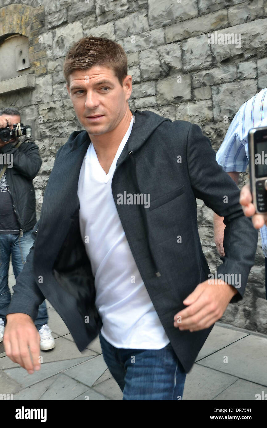Footballer Steven Gerrard at 98fm studios as a guest on The Keith Duffy ...