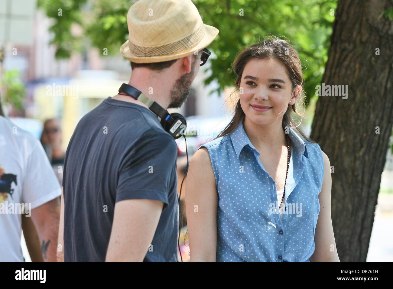 Hailee Steinfeld filming on the set of her new movie 'Can a Song Save ...