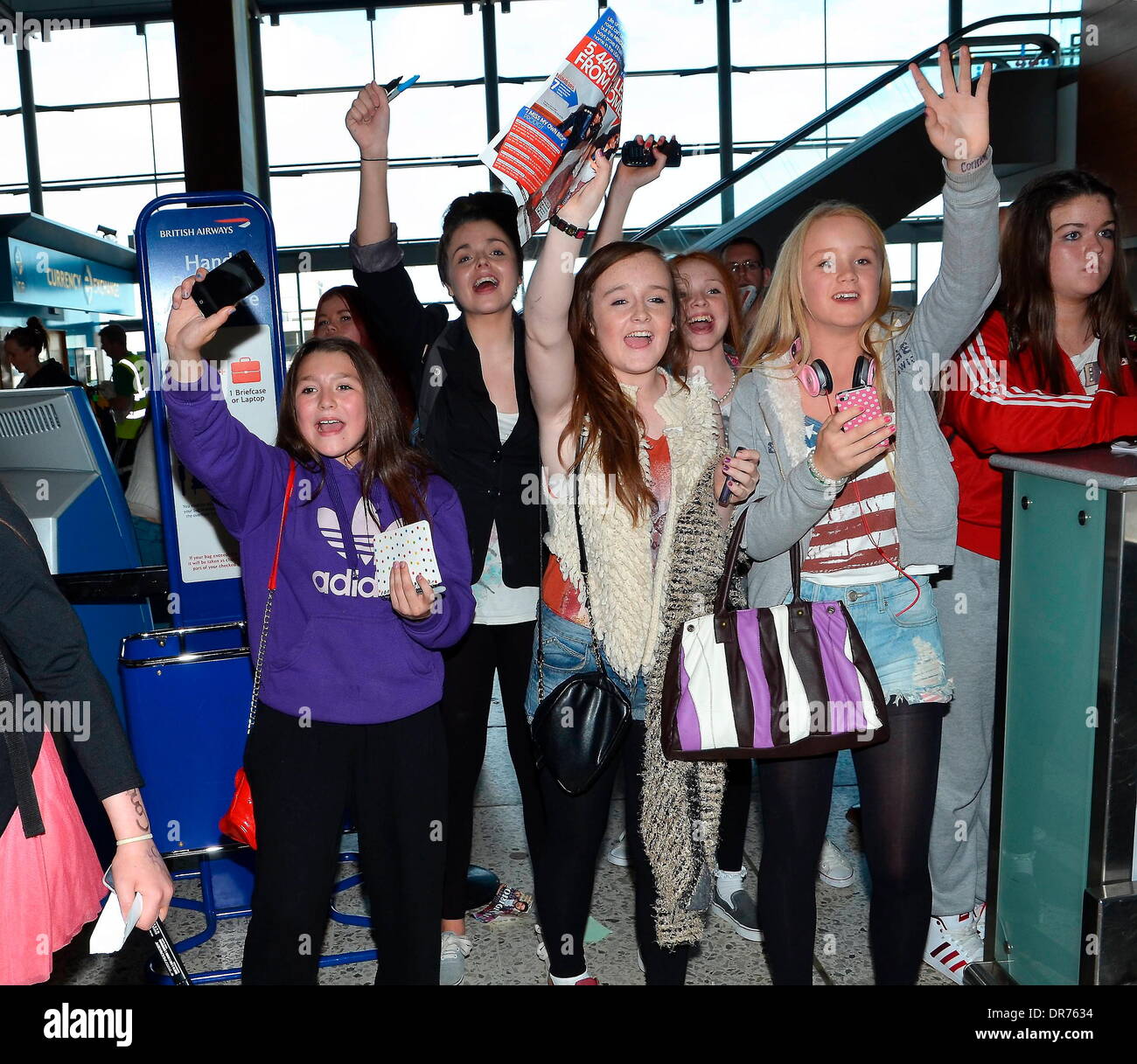 Fans UK teen singer Conor Maynard gets a fond farewell from his Irish ...