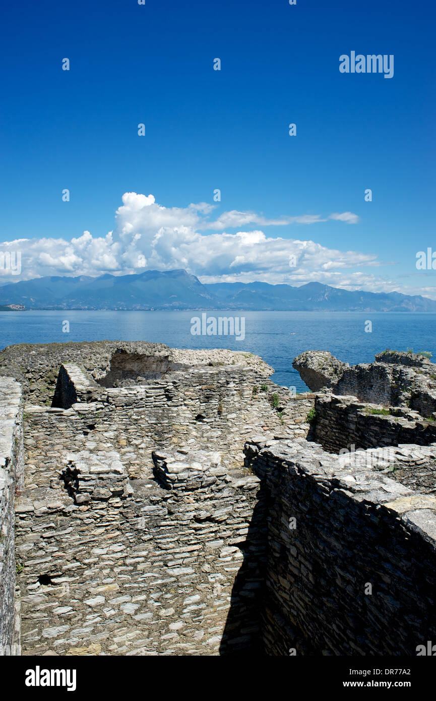 Villa romana sirmione hi-res stock photography and images - Alamy