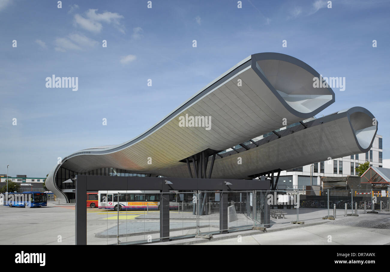 Slough bus station hi-res stock photography and images - Alamy Slough bus station hi-res stock photography and images - Alamy