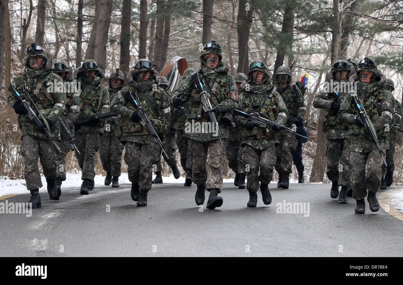 Seoul, South Korea. 21st Jan, 2014. South Korean army soldiers take ...