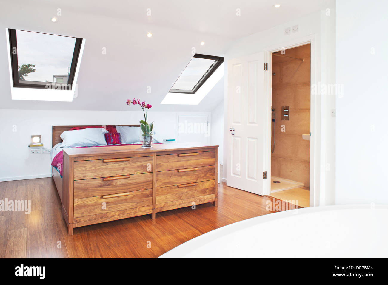 Loft conversion hi-res stock photography and images - Alamy