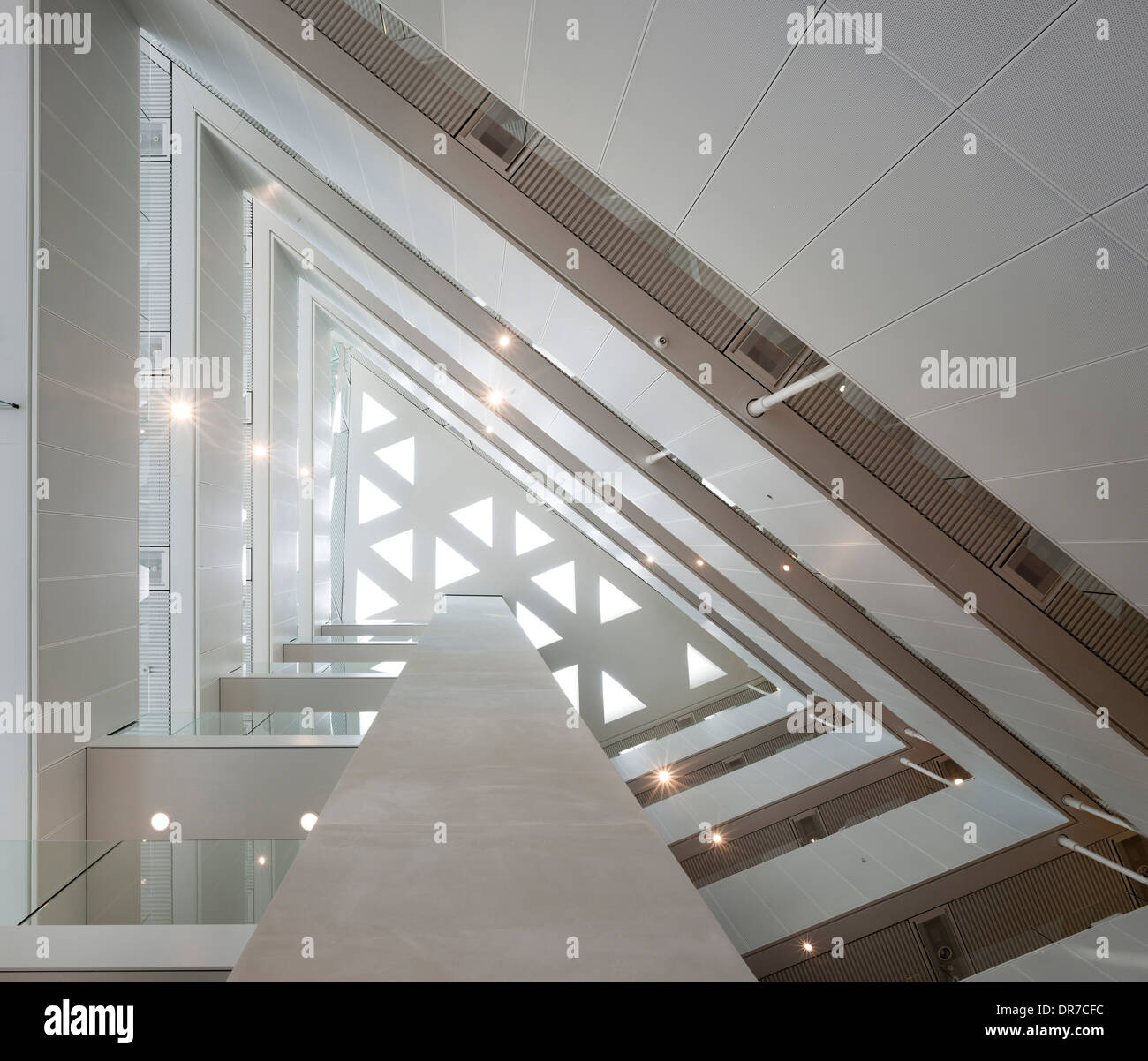 Atrium commercial interior hi-res stock photography and images - Alamy