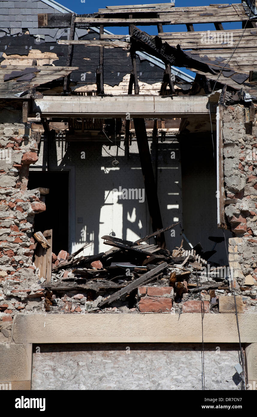 Part demolition of a residential building Stock Photo - Alamy