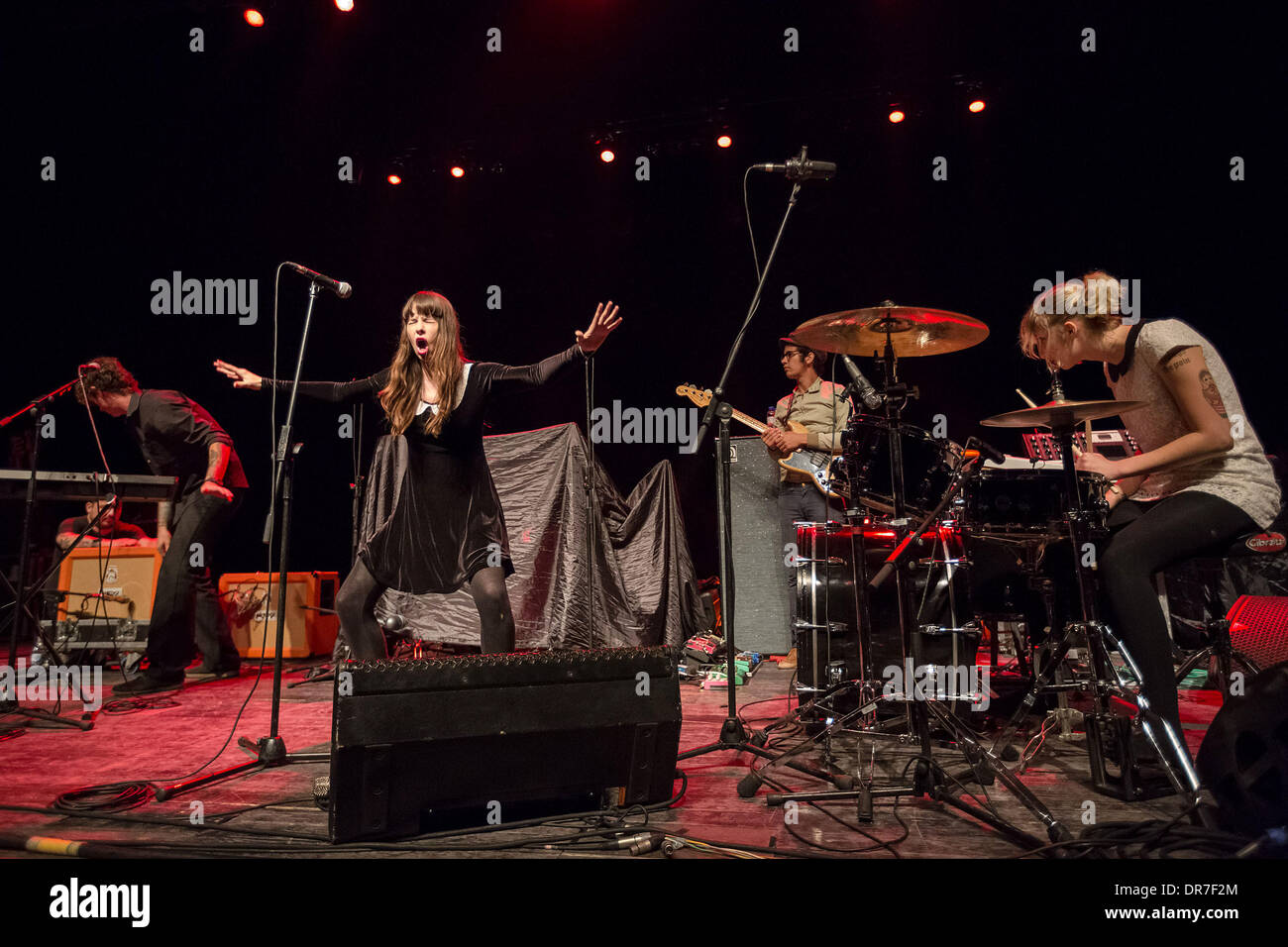 Teri Gender Bender of Le Butcherettes performing live at Coliseu dos ...